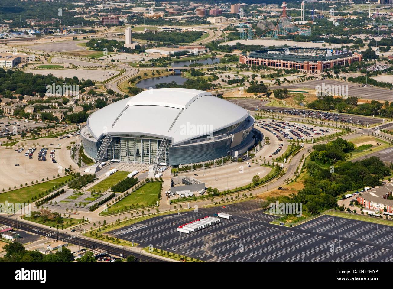 In this aerial photograph taken on Tuesday, Aug. 18, 2009, the Dallas ...
