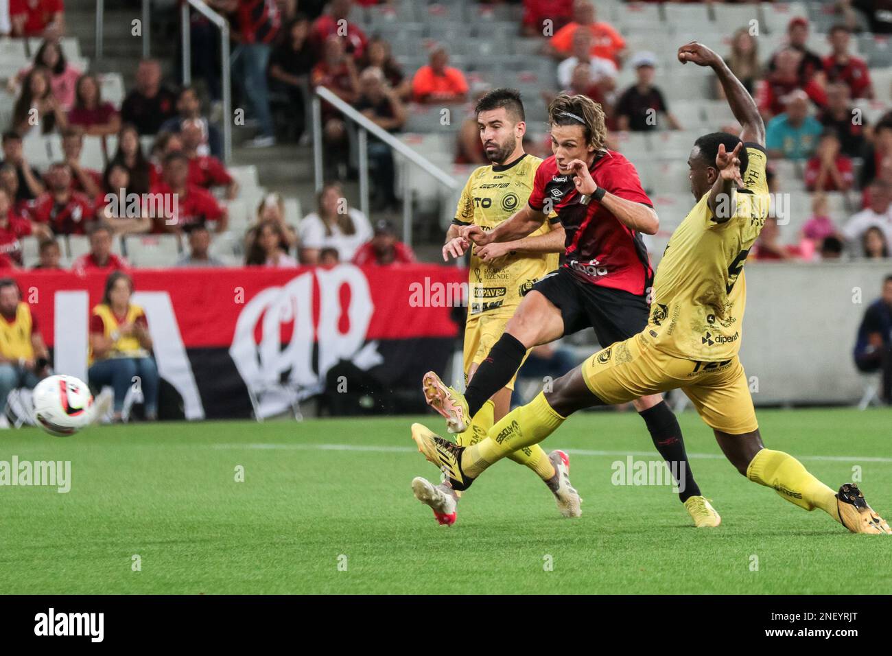 PR - Curitiba - 02/16/2023 - PARANAENSE 2023, ATHLETICO X FC CASCAVEL ...