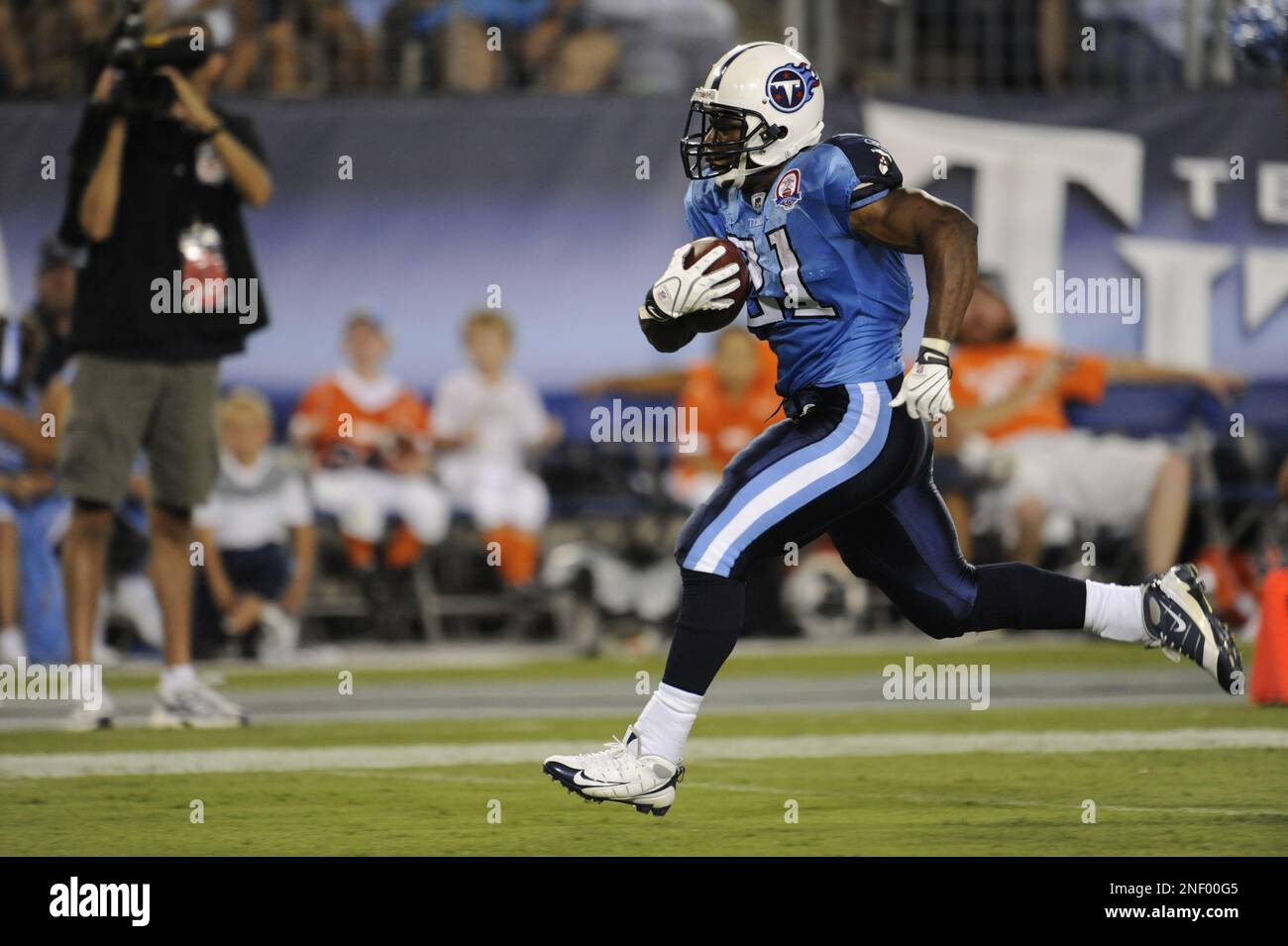Tennessee Titans running back Javon Ringer (21) scores a touchdown ...
