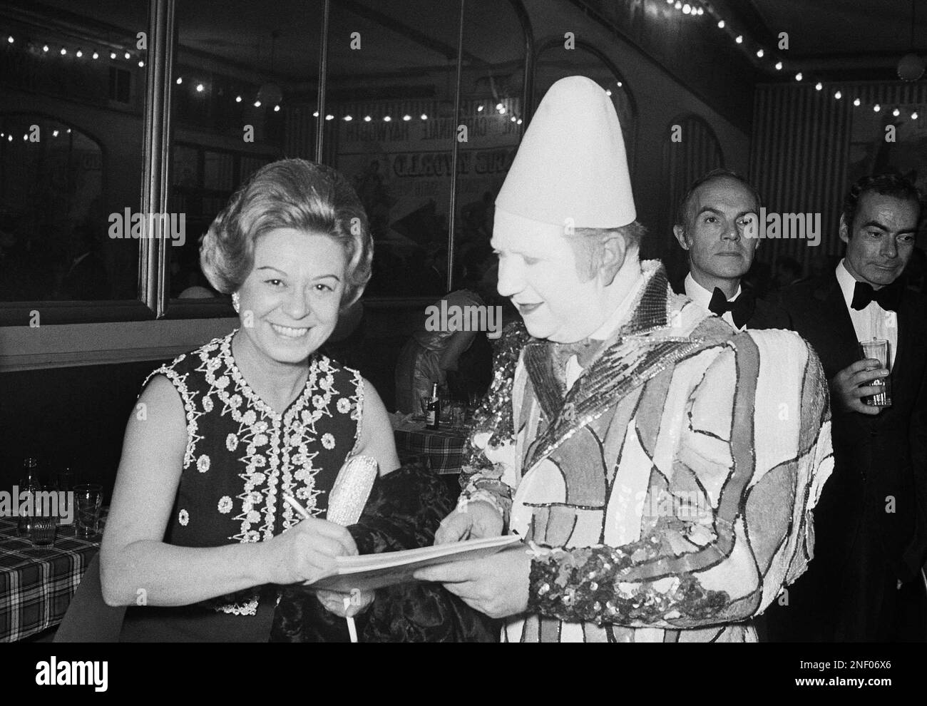 Italian actress Giulietta Masina, wife of film director Federico ...