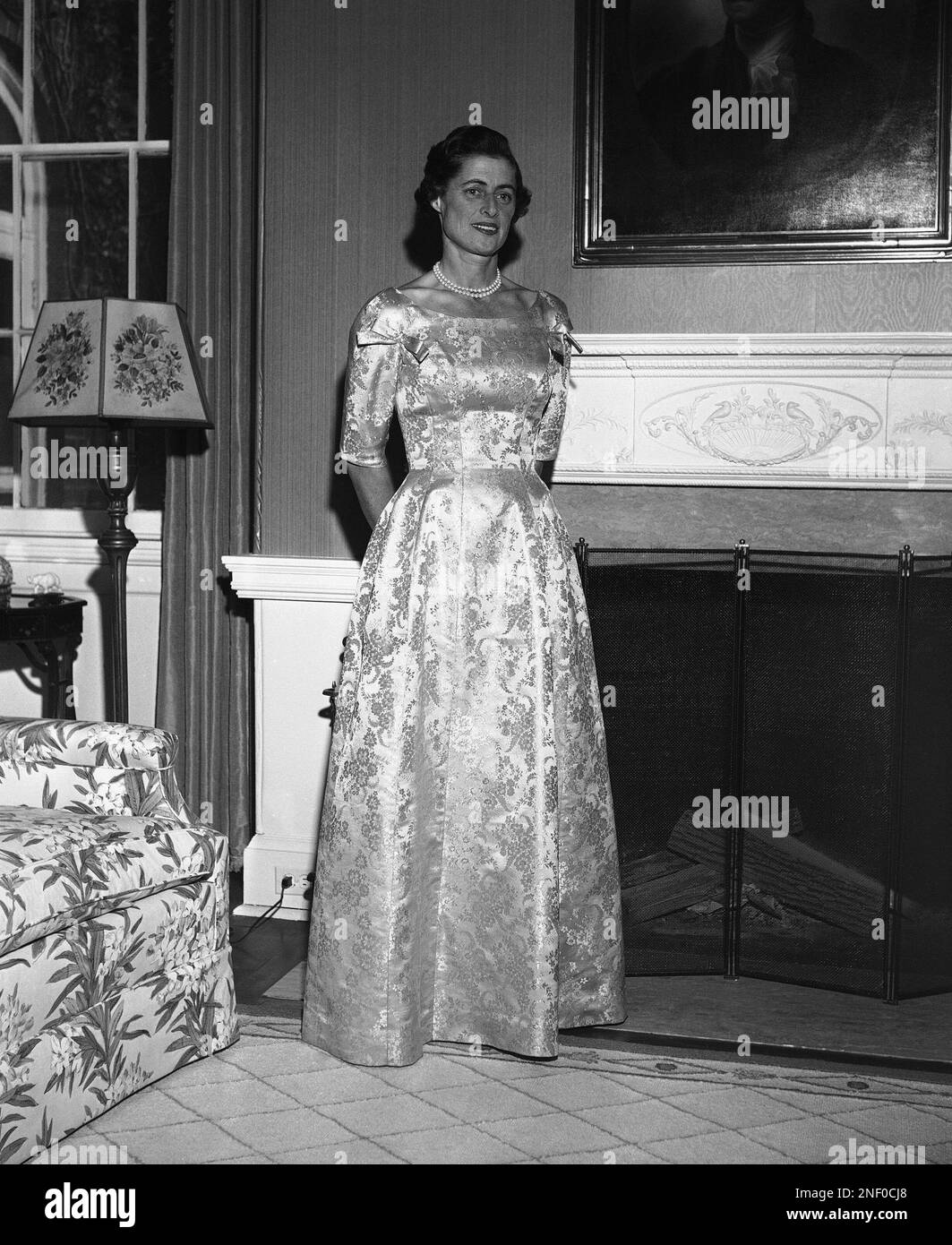 Mrs. William Scranton, wife of Pennsylvania’s governor-elect, poses ...