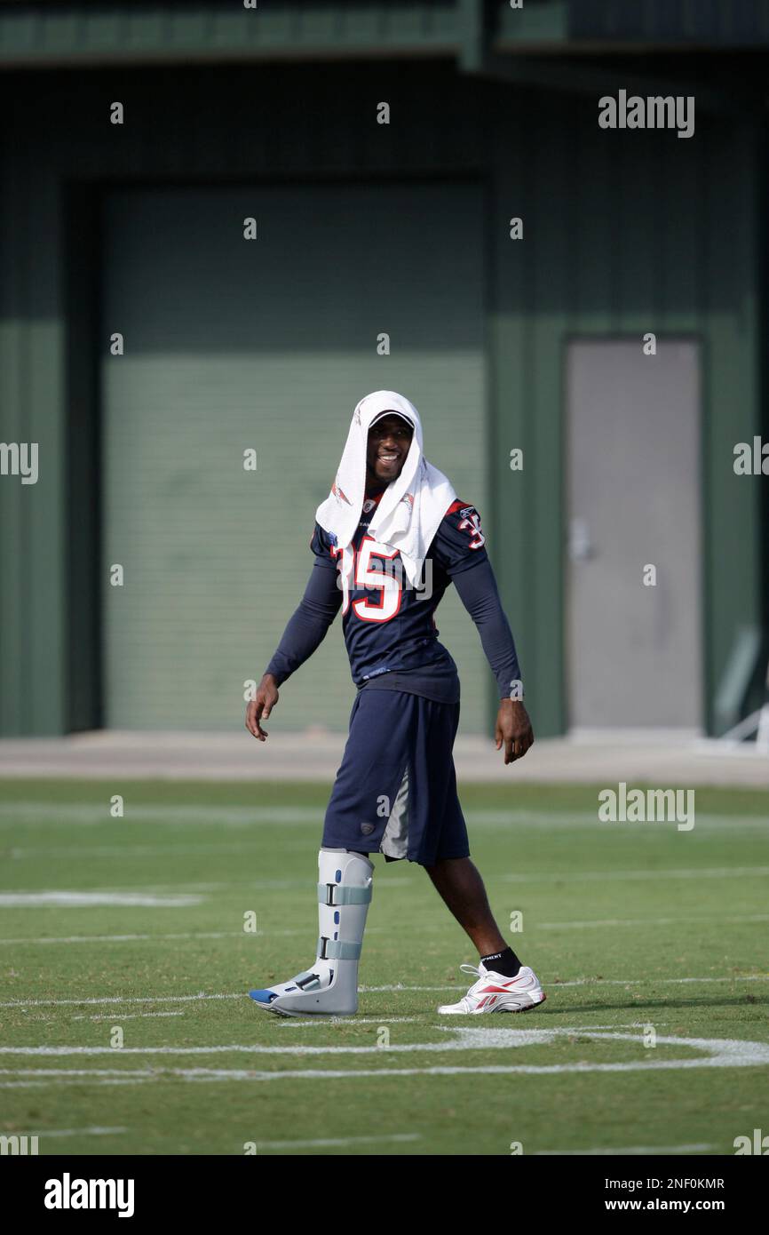 Houston Texans cornerback Jacques Reeves (35) wears a boot on his ...