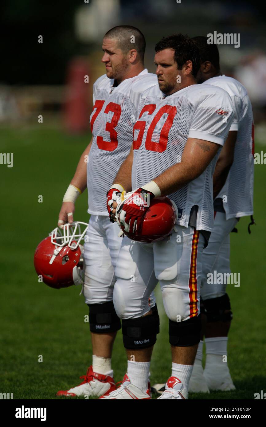Kansas City Chiefs center Eric Ghiaciuc (73) and guard Brian De La ...