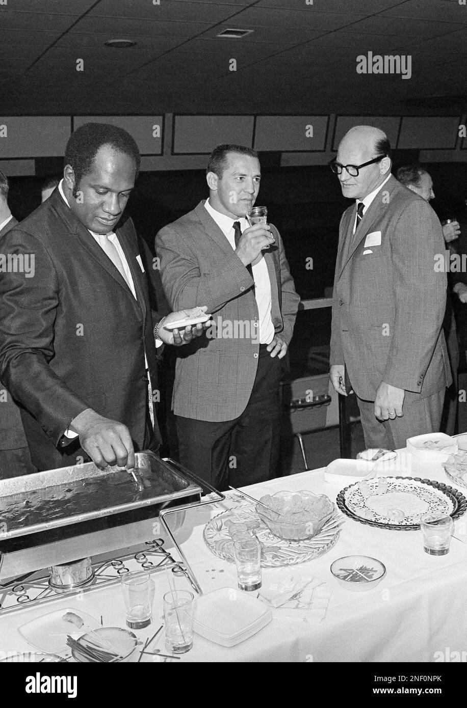 Green Bay Packers Willie Davis, left, and Ray Nitschke, right, and ...