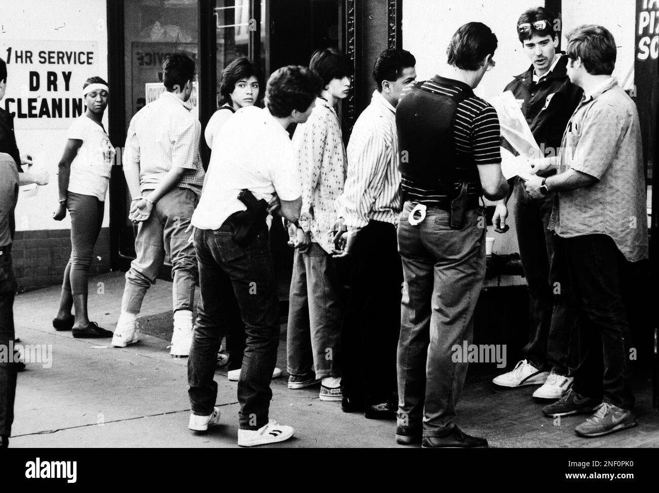Members of the Los Angeles Police Department's Central Narcotics ...