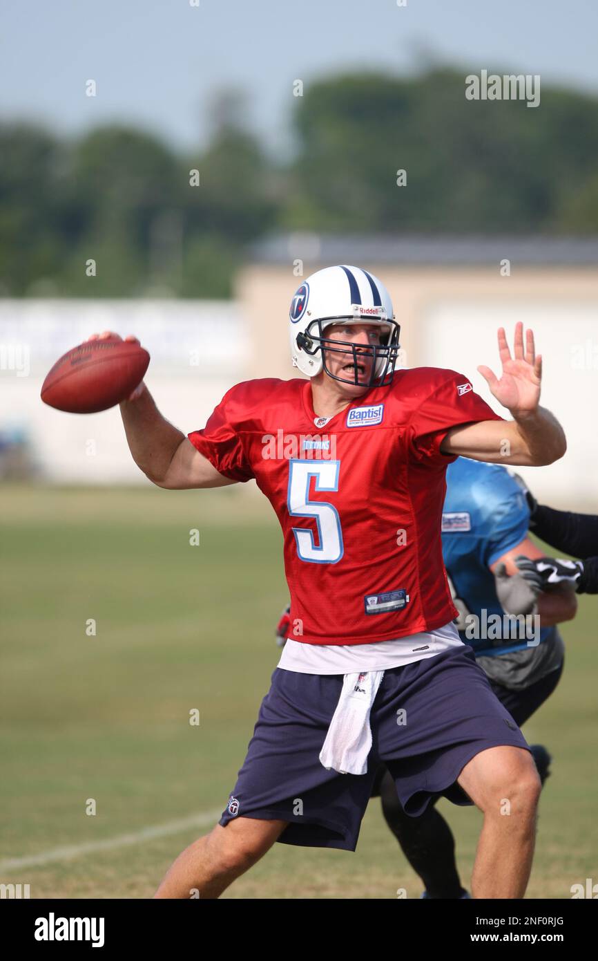 Tennessee Titans quarterback Kerry Collins (5) is shown in action ...