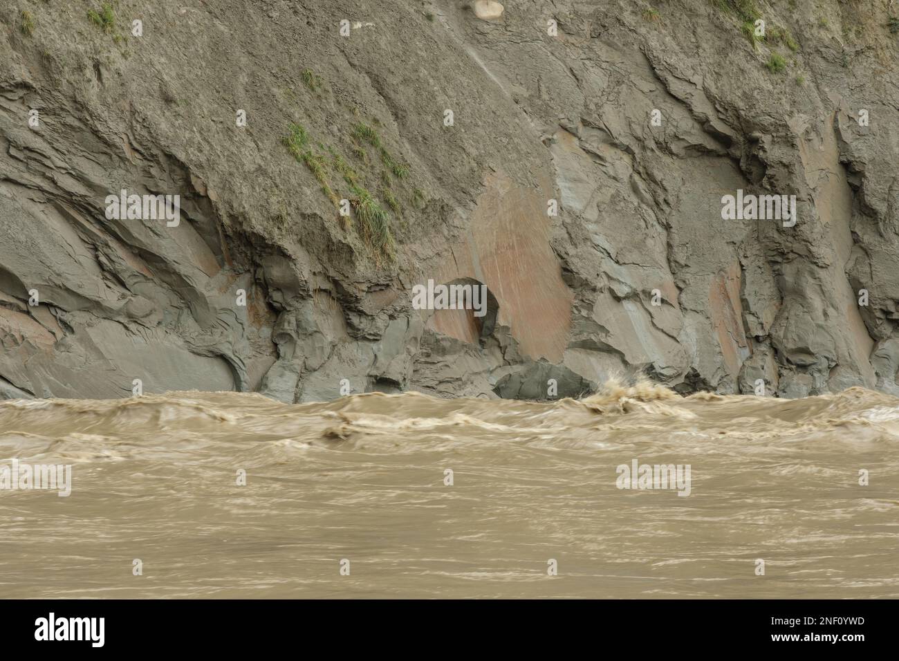 Floodwaters in the Rangitikei River receding in the aftermath of ...