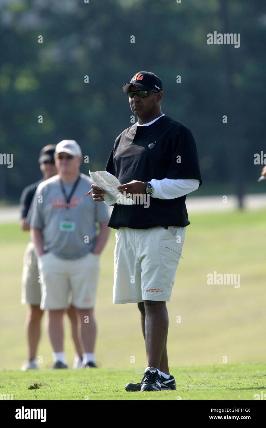 Cincinnati Bengals head coach Marvin Lewis during practice at their NFL ...