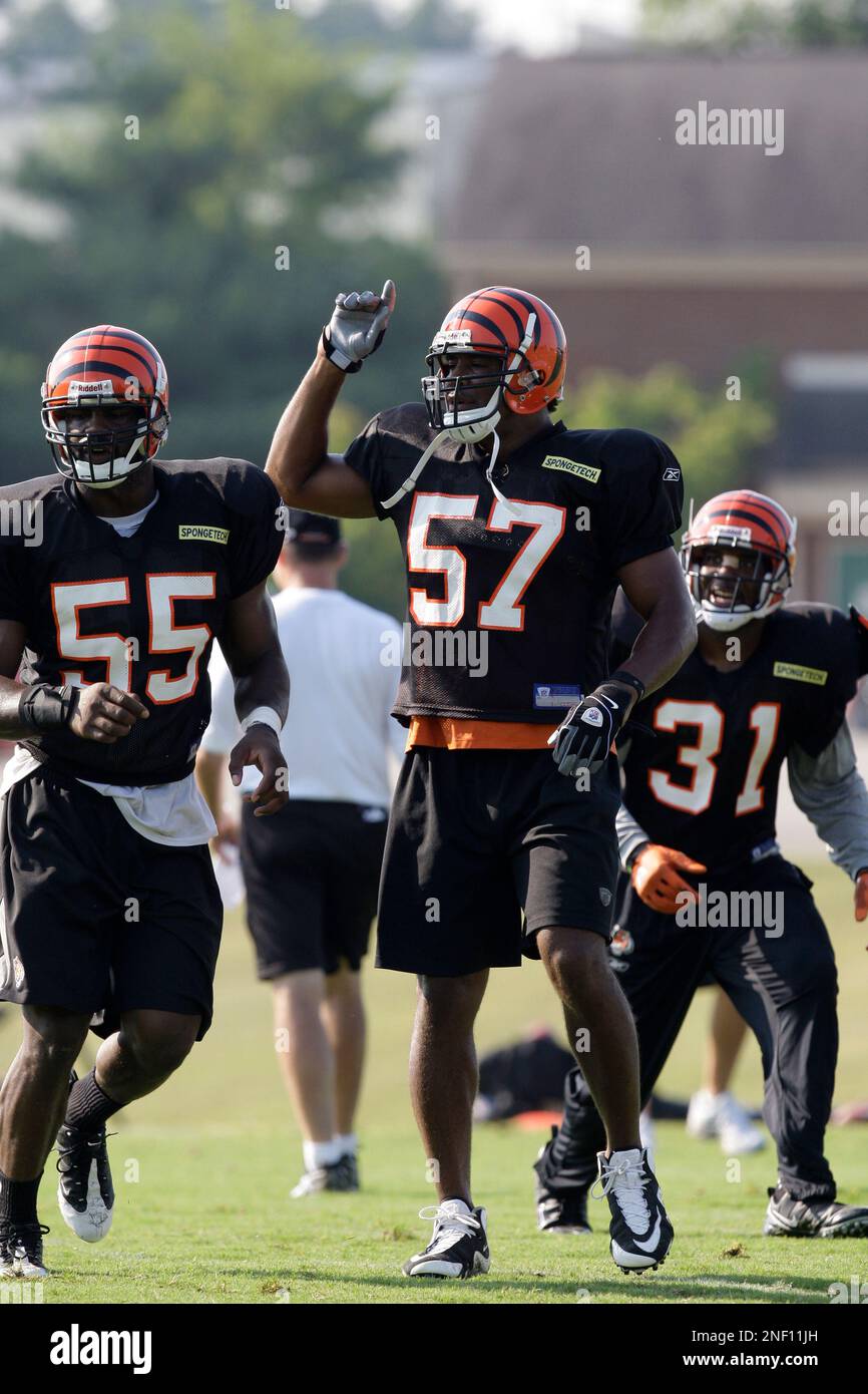 Cincinnati Bengals linebackers Keith Rivers (55) and Dhani Jones (57 ...