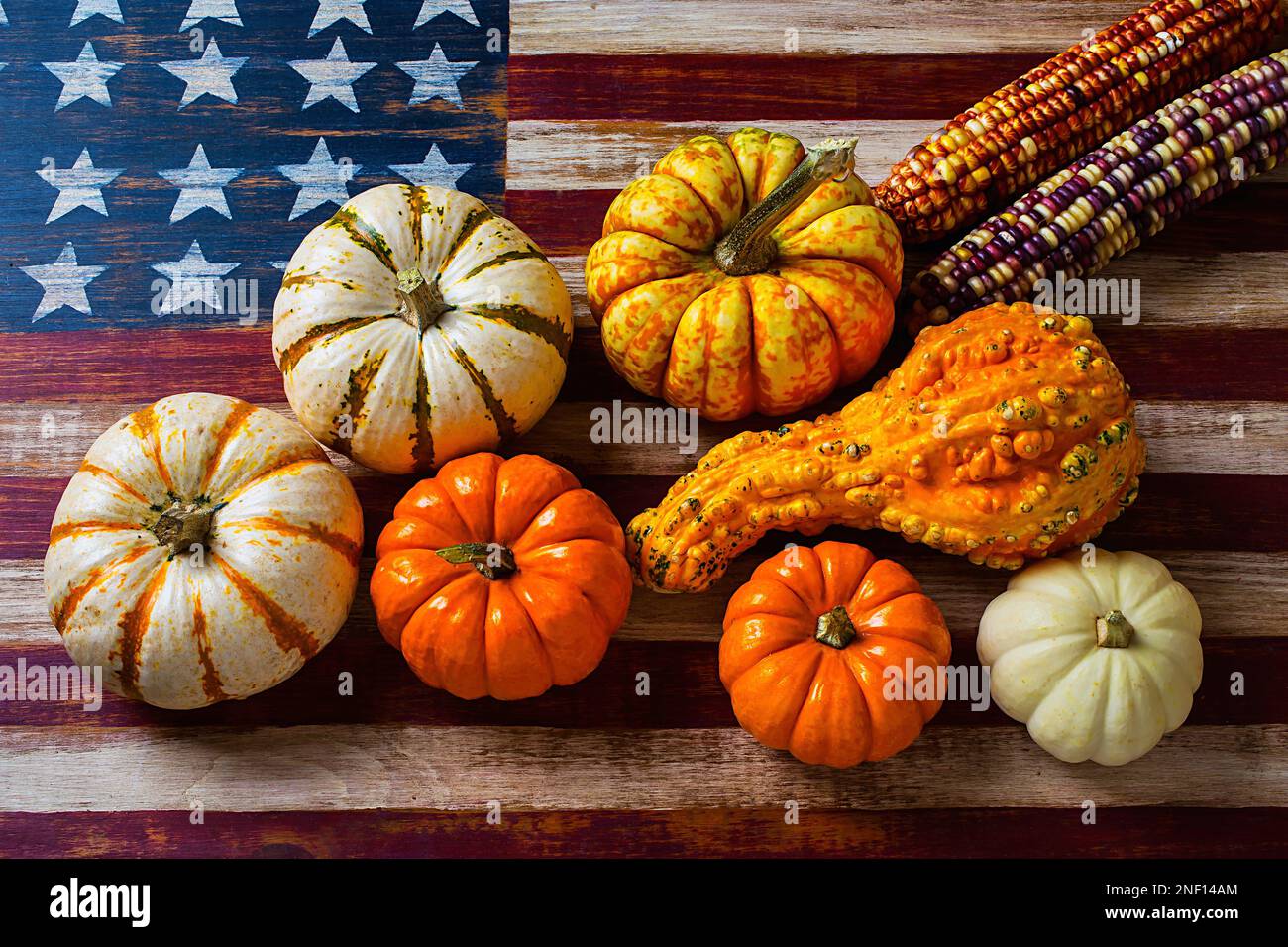 Autumn harvest pumpkins corn hi-res stock photography and images - Alamy
