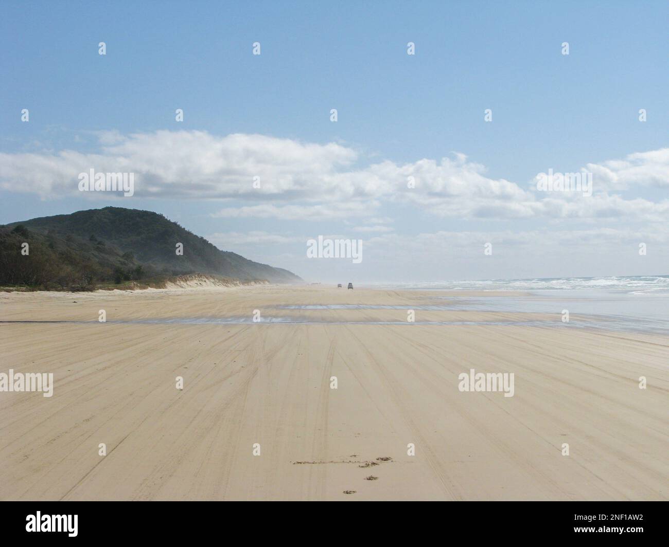4WD driving on 75 Mile Beach Fraser Island, Queensland, Australia Stock ...