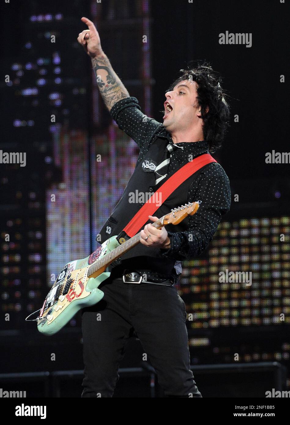 Singer and guitarist Billie Joe Armstrong of the band Green Day ...