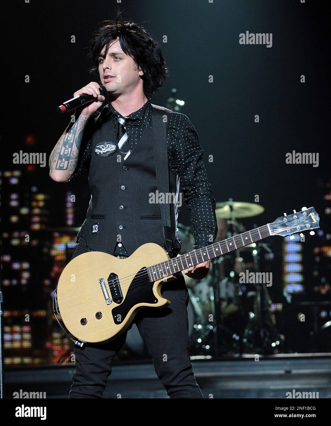 Singer and guitarist Billie Joe Armstrong of the band Green Day ...