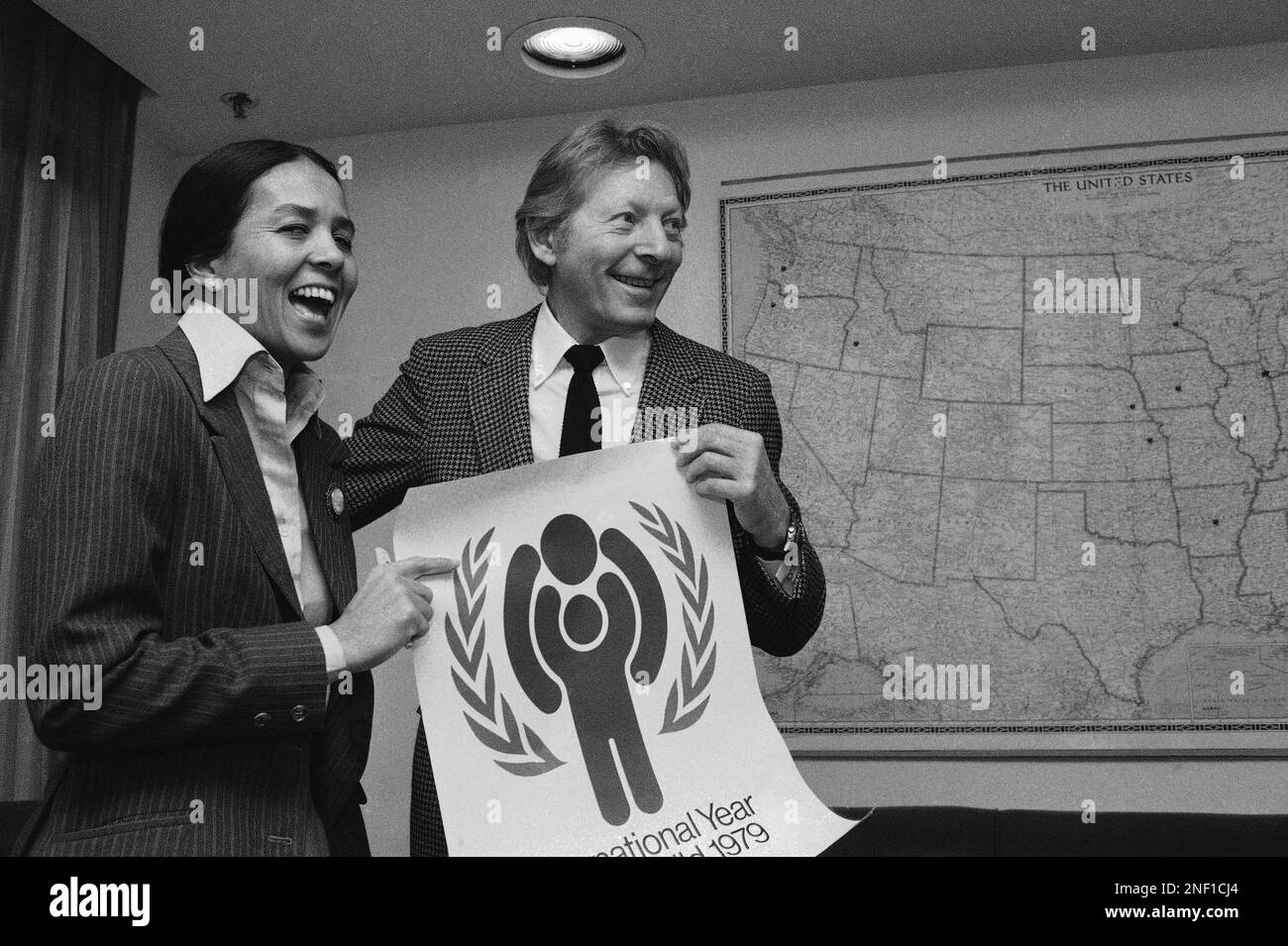 Mrs. Jean Young, left, wife of U.S. Ambassador to the United Nations ...