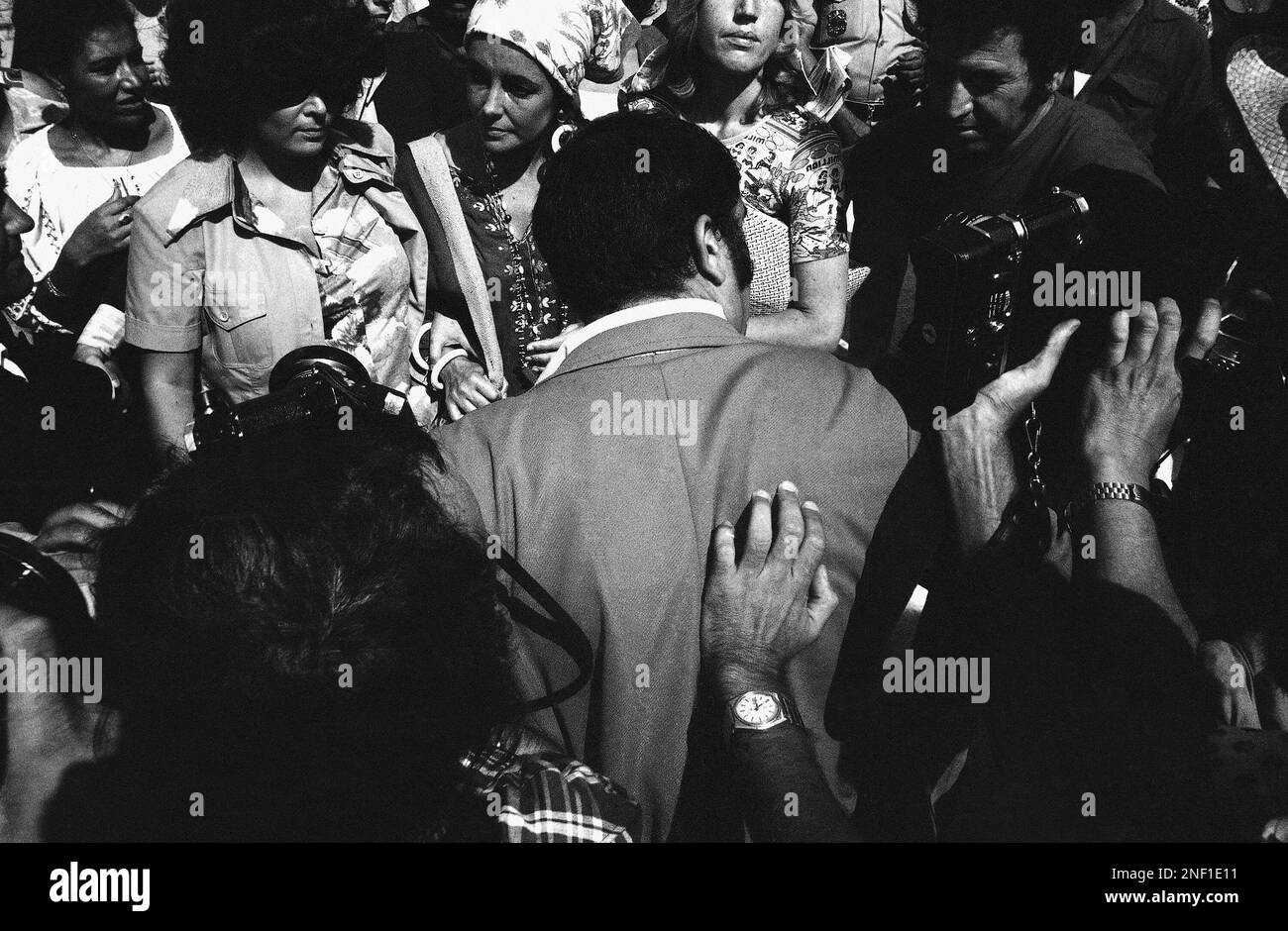 Fans push against body-guard (back to camera) of actress Elizabeth ...
