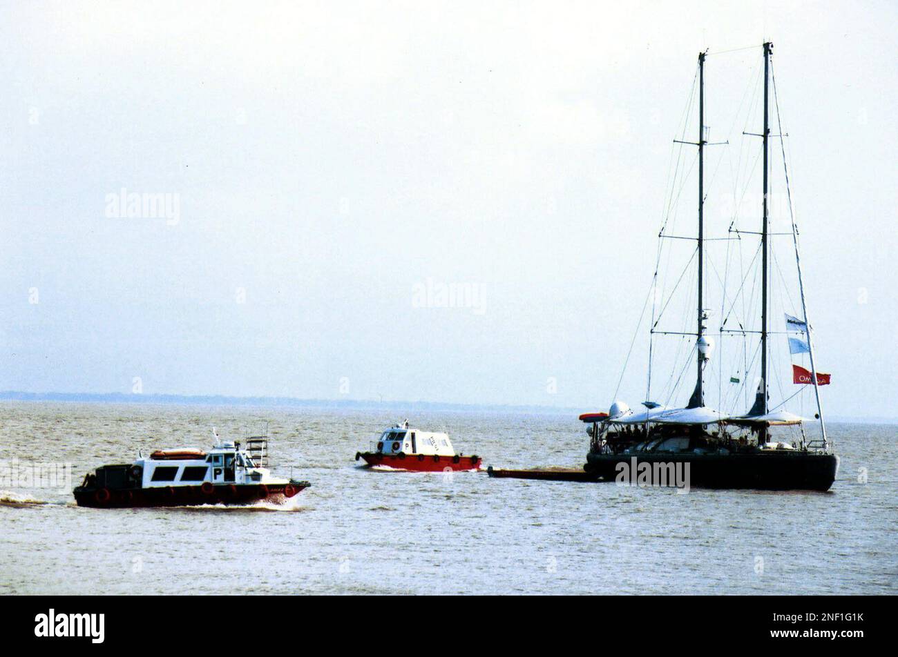 Brazilian federal police boats surround the Seamaster, the yacht of ...