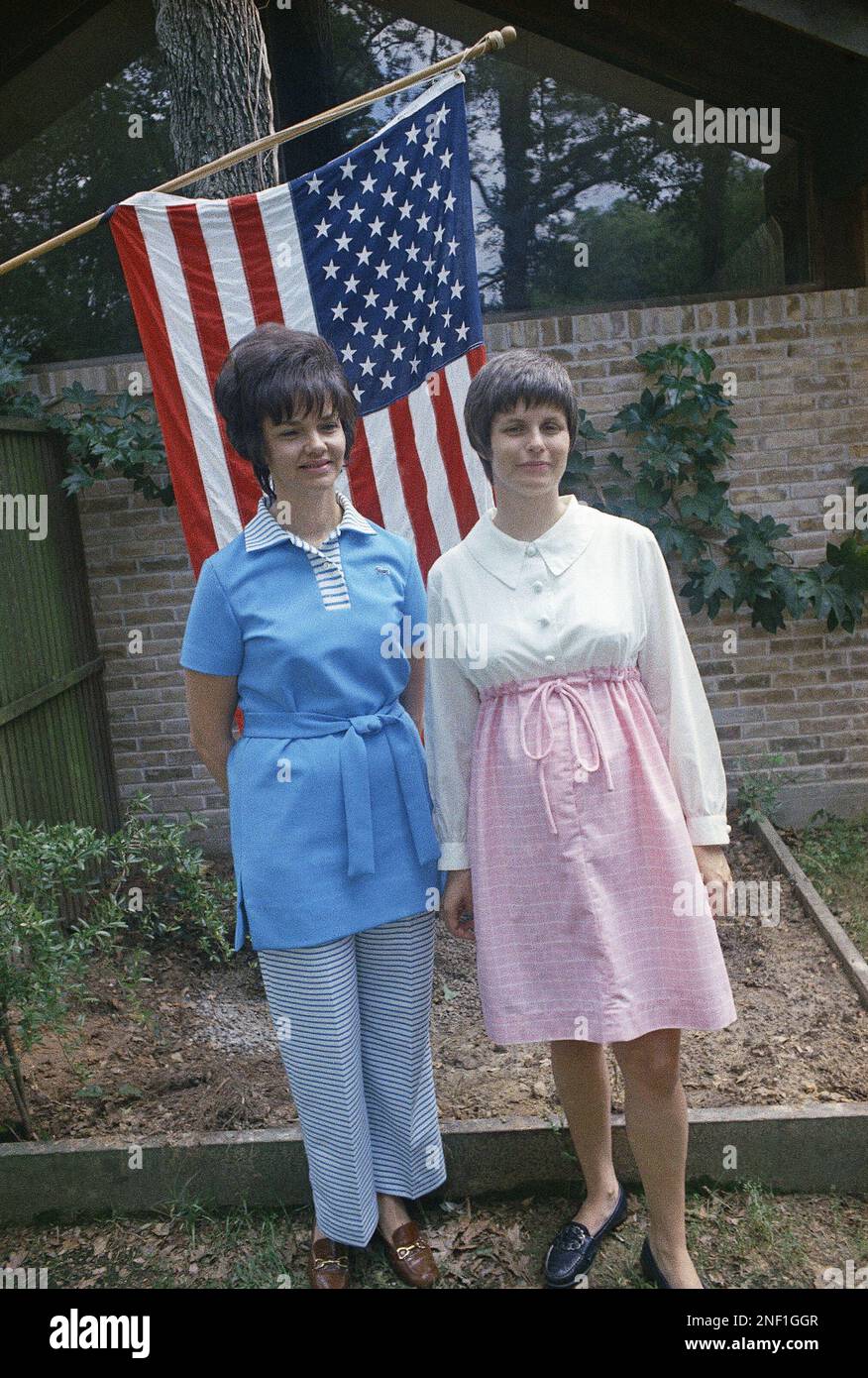 Marilyn Lovell, left, and F. Patt Haise, wives of Apollo 13 astronauts ...