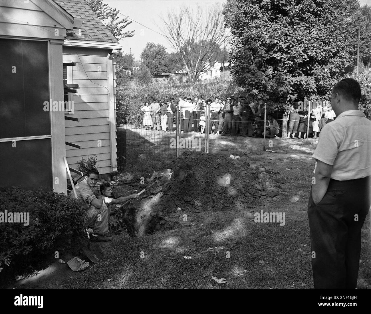 Two trusties from the Buchanan County jail re-open the grave of slain ...