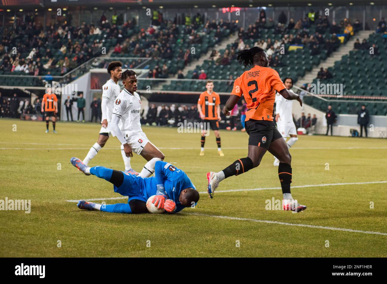 Warsaw, Poland. 16th Feb, 2023. Goalkeeper Steve Mandanda of Rennes ...
