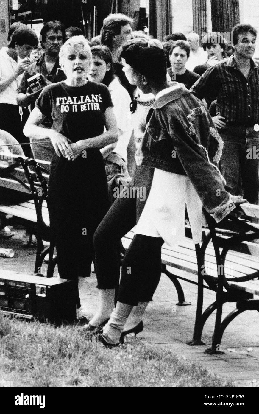 Singer madonna 1986 hi-res stock photography and images - Alamy
