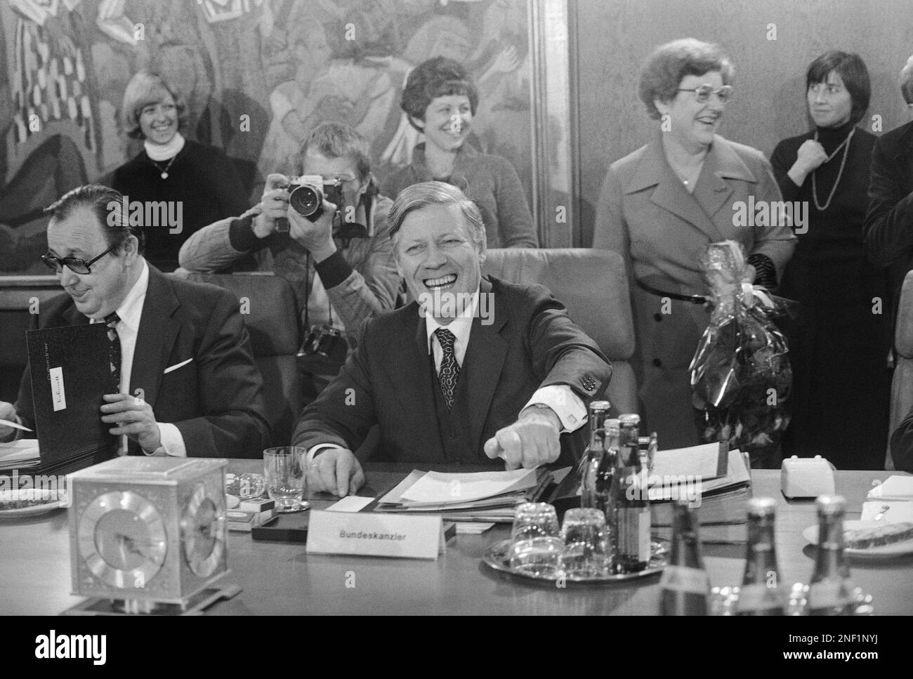 Old and new West German Chancellor Helmut Schmidt presiding first ...