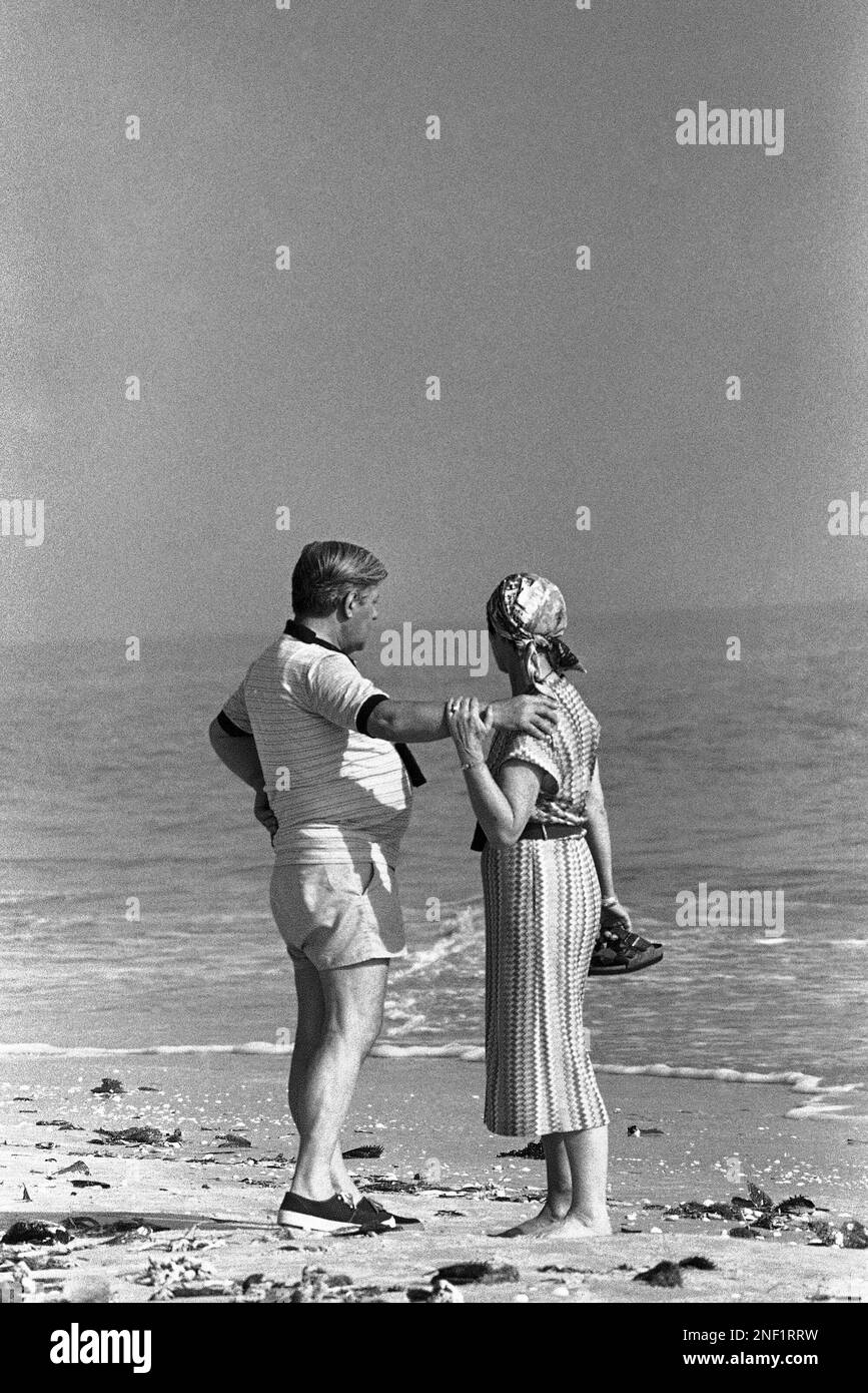 West German Chancellor Helmut Schmidt, left, and his wife Hannelore ...