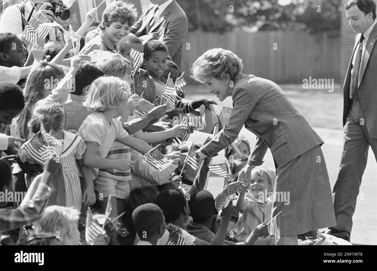 Nancy Reagan greets students at the Rosewood Elementary School in ...