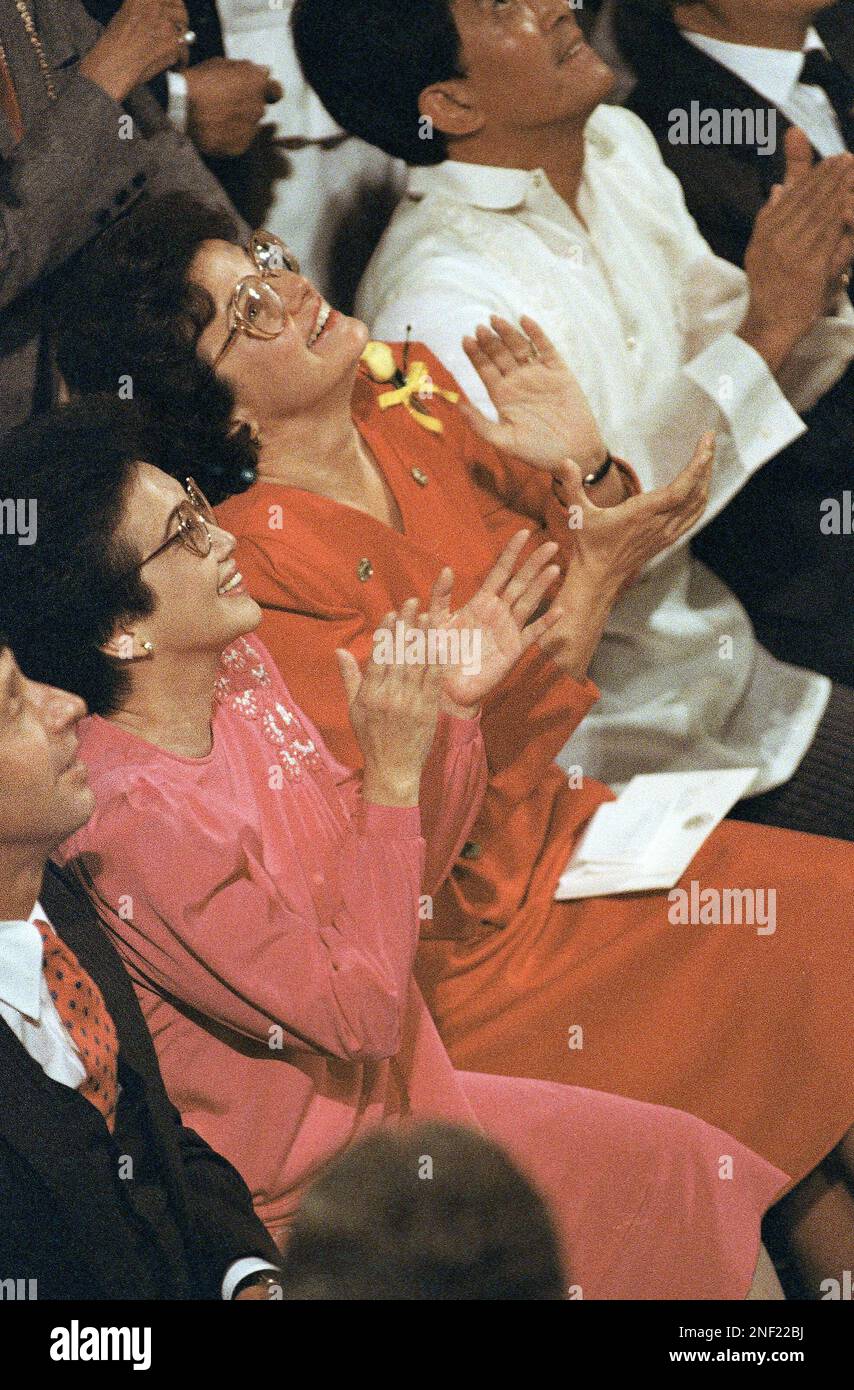 San Francisco Mayor Dianne Feinstein (right) and Philippine President ...