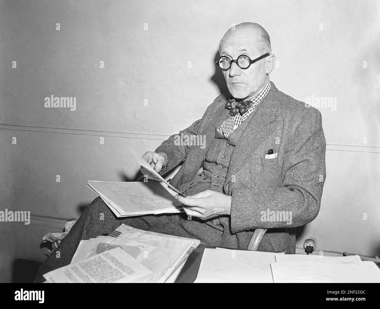 World-famous architect Le Corbusier, 77, drowned while bathing on the ...