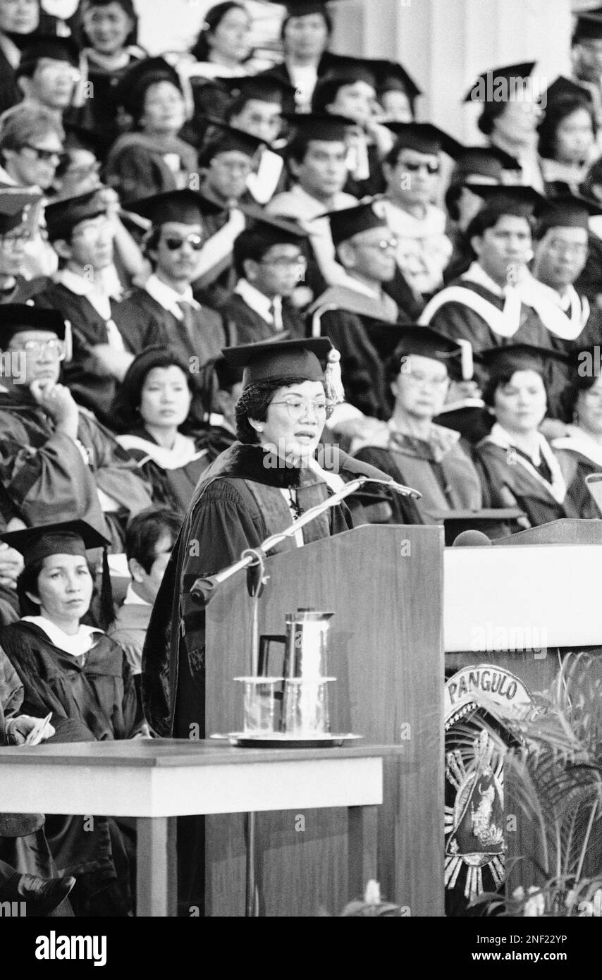Philippine President Corazon Aquino addresses graduates of the ...