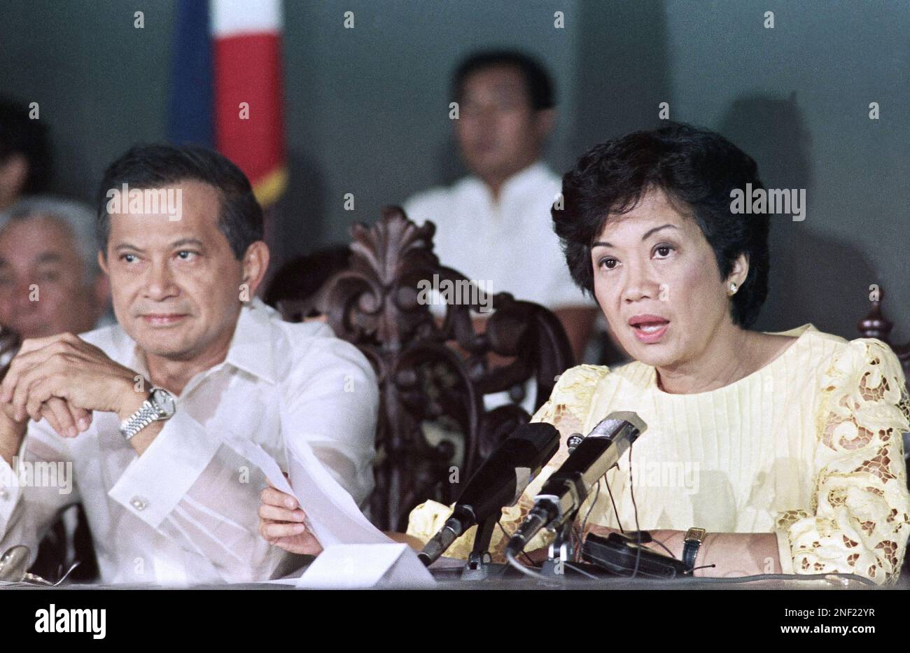 Philippine President Corazon Aquino, right, tells of a new “Freedom ...
