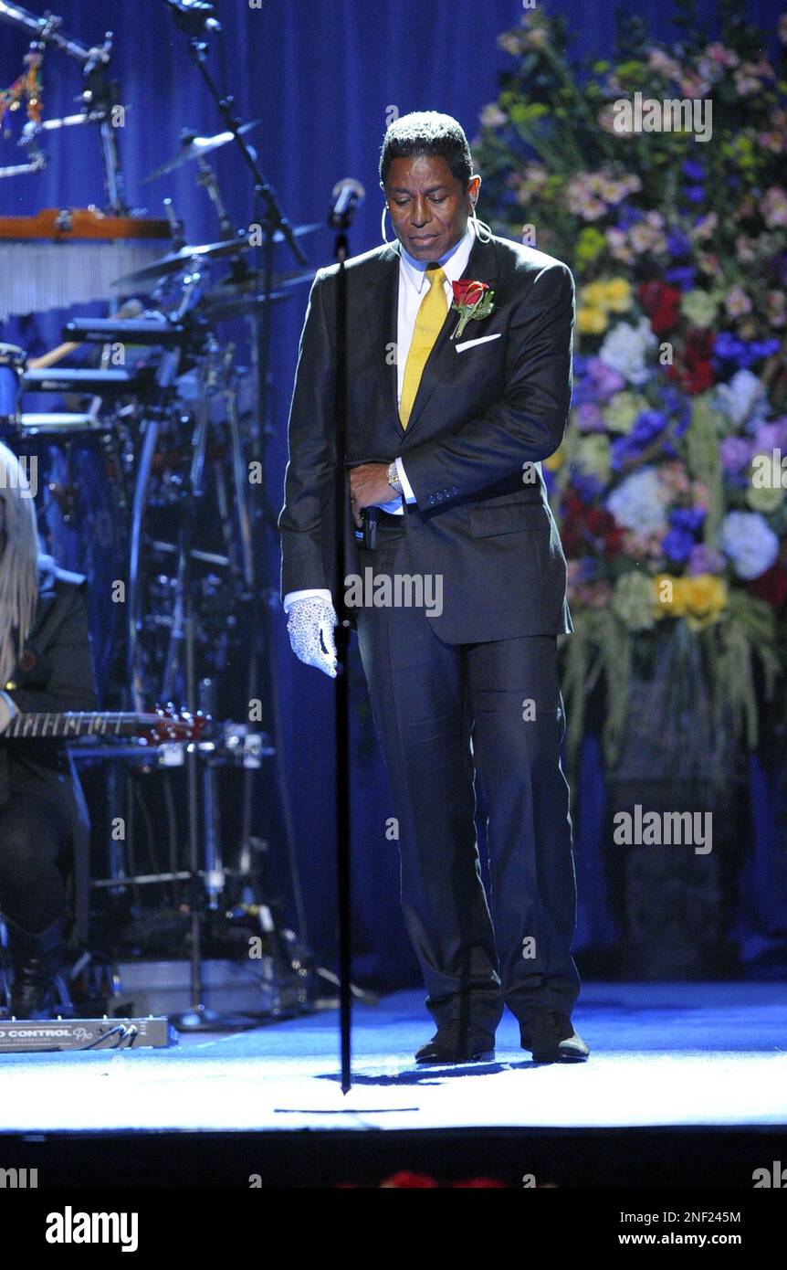 Jermaine Jackson preforms during the memorial service for Michael ...