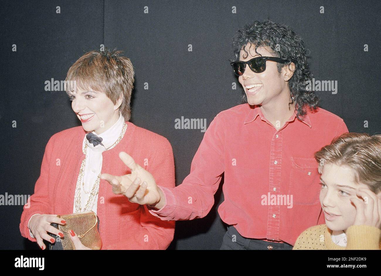 Michael Jackson and Liza Minnelli pay a backstage visit at the Majestic ...