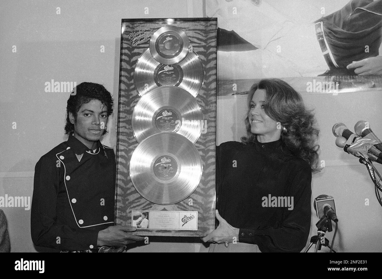 Jane Fonda presents record awards to Michael Jackson in Los Angeles ...