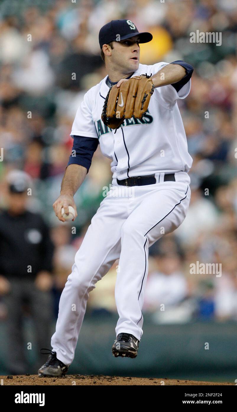 Seattle Mariners starting pitcher Brandon Morrow throws against the San ...