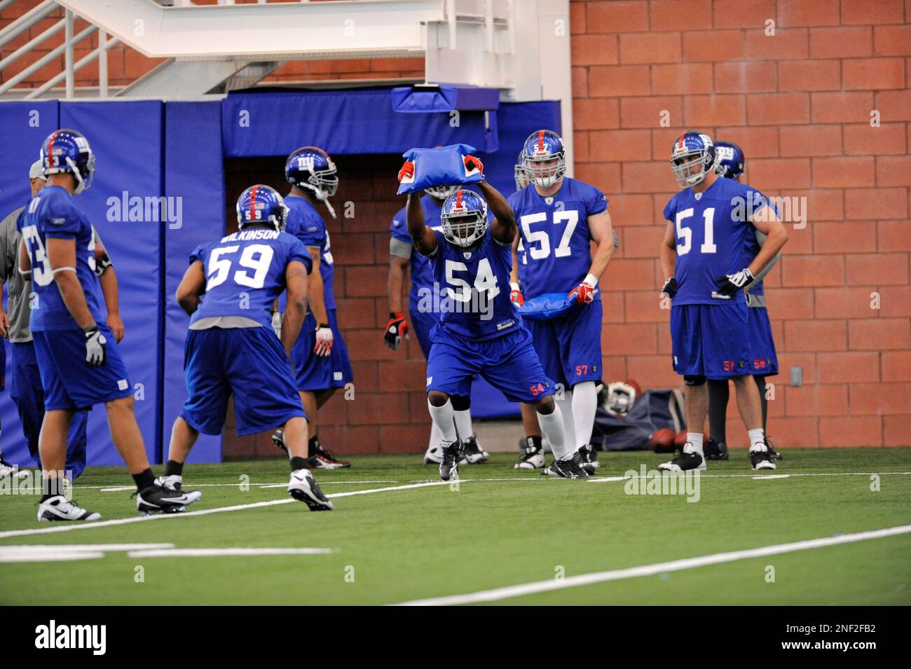 New York Giants' Jonathan Goff (54) participates in a drill at NFL ...