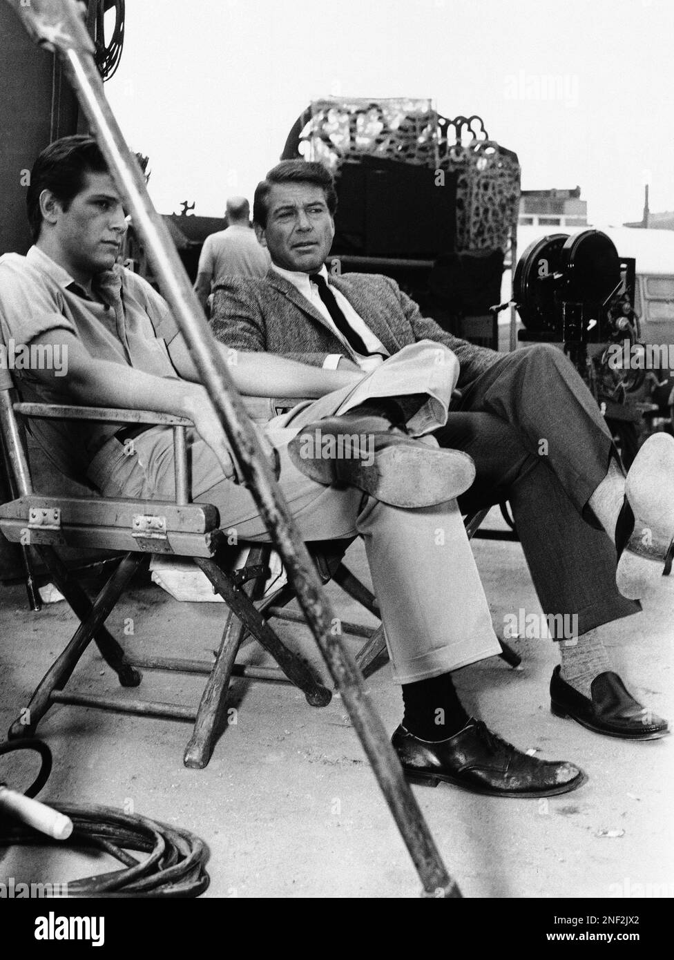 From the sidelines, actor Robert Logan, left, and Efrem Zimbalist Jr ...