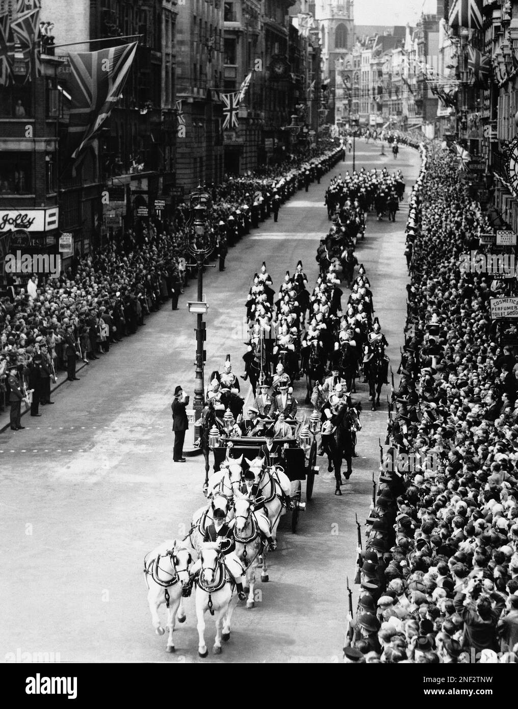 State Landau carrying Queen Elizabeth II and the Duke of Edinburgh to ...