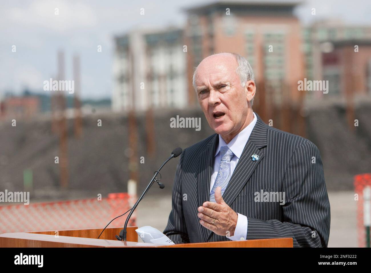 Omaha Mayor Jim Suttle.(AP Photo/Nati Harnik Stock Photo - Alamy