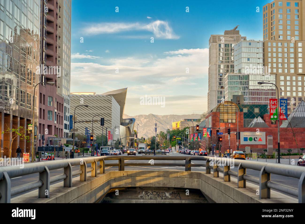 Busy streets of los angeles hi-res stock photography and images - Alamy