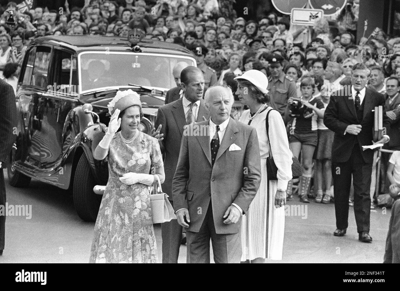 After her visit to the British Army of the Rhine, which belonged to the ...