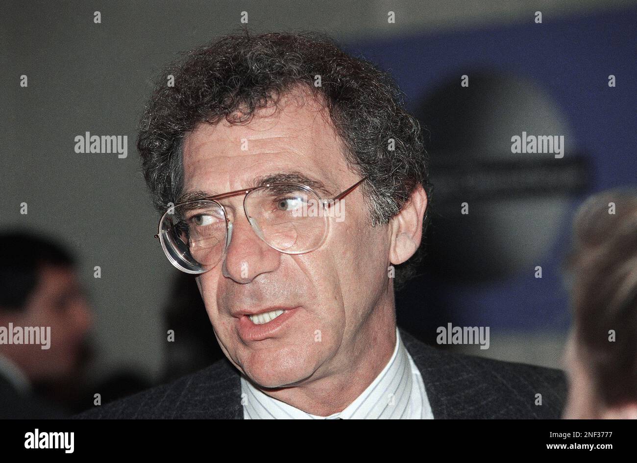 Film director Sydney Pollack is shown, May 7, 1988. (AP Photo Stock ...