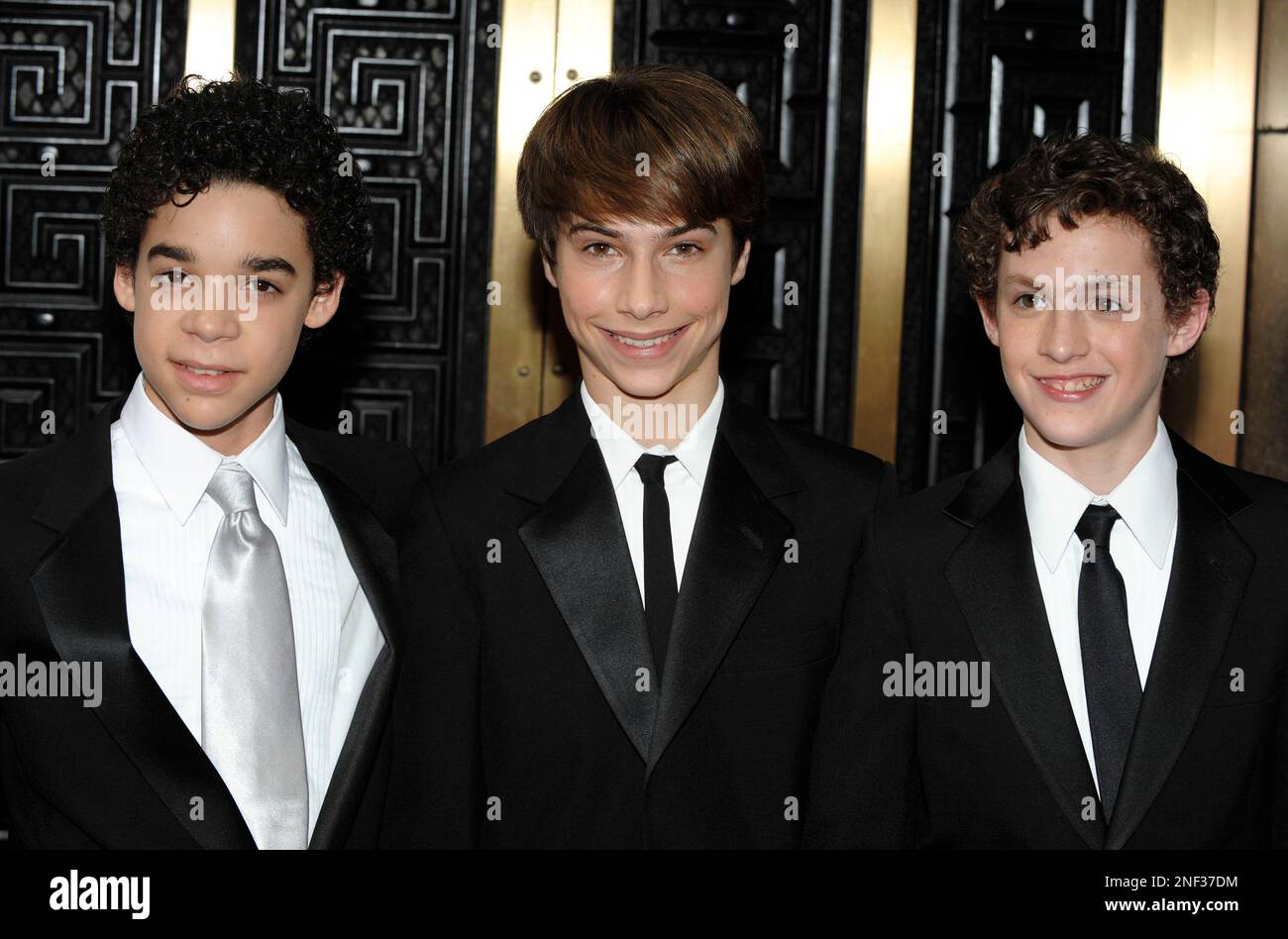 The stars of "Billy Elliot the Musical", from left, David Alvarez ...