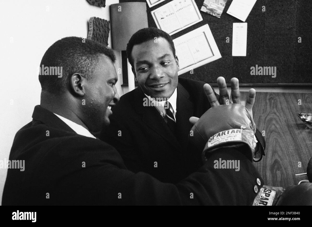 Cleveland Browns fullback Jim Brown, right, who once gave serious ...
