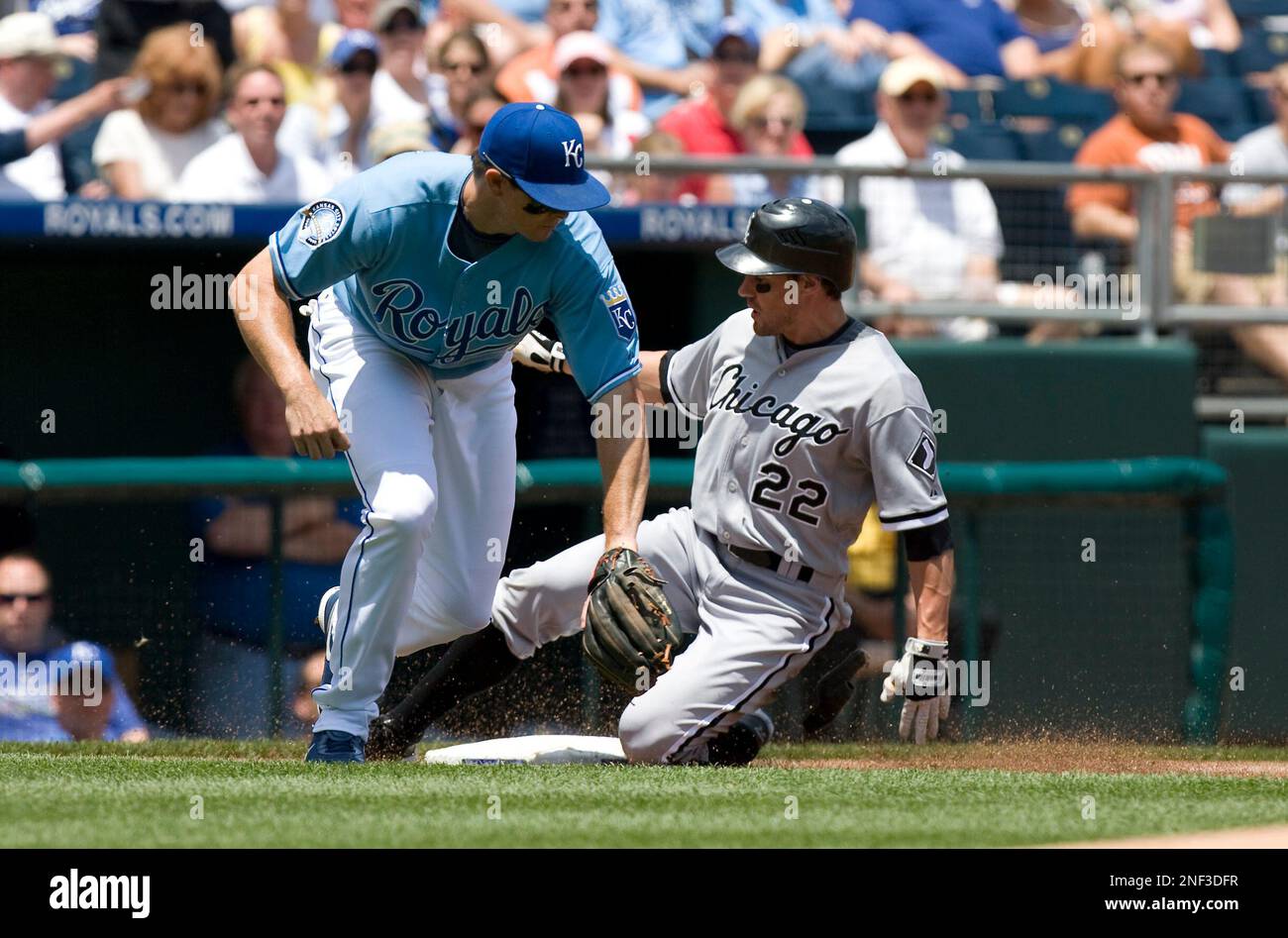 Chicago White Sox left fielder Scott Podsednik (22), Kansas City Royals ...