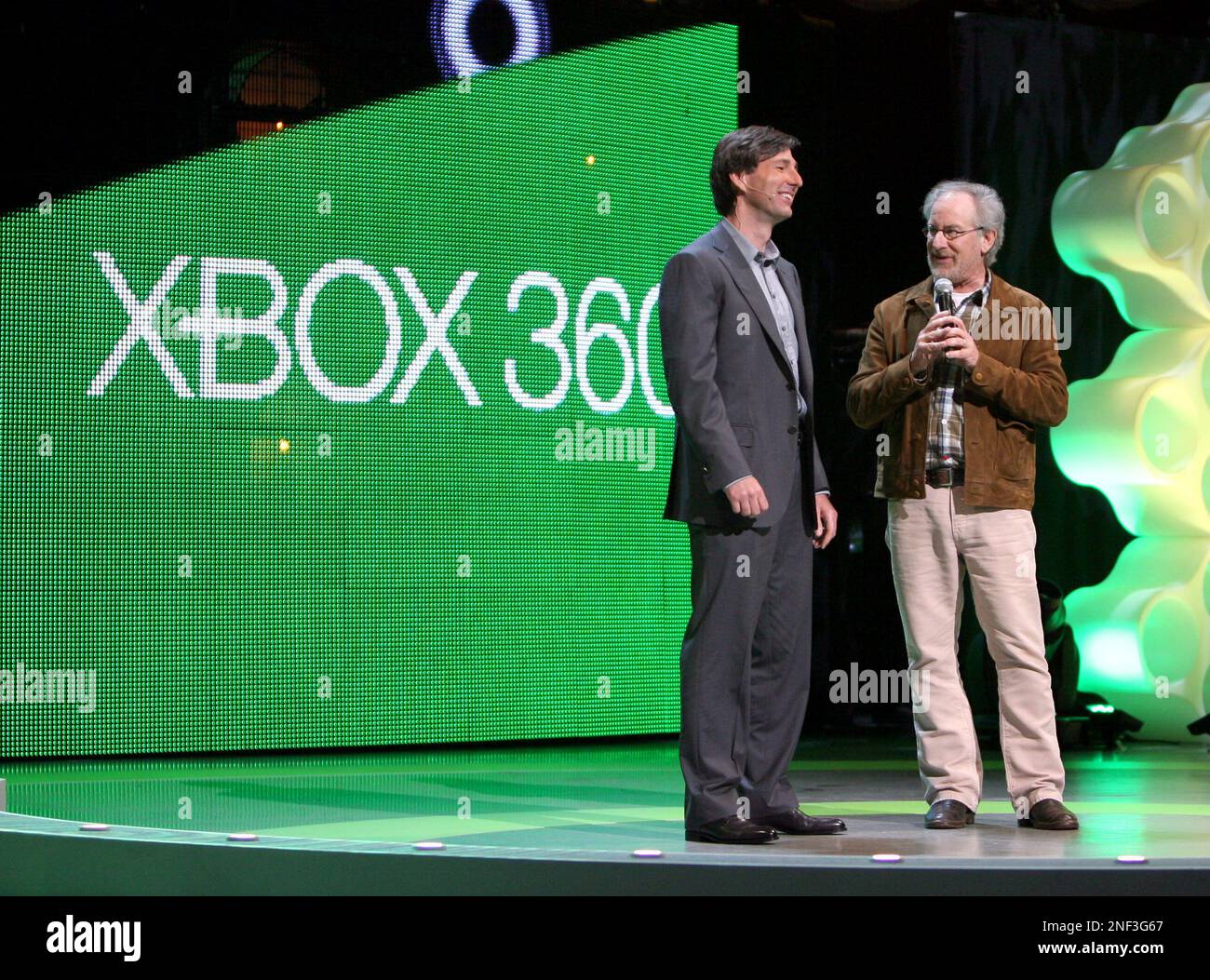 Visionary filmmaker Steven Spielberg joins head of Xbox 360 Don ...