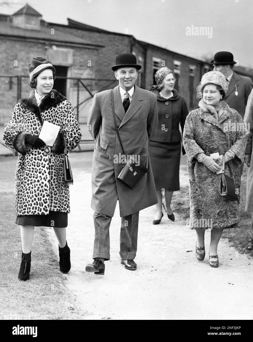 H.M. the Queen Elizabeth II (left) and Queen Elizabeth, the Queen ...
