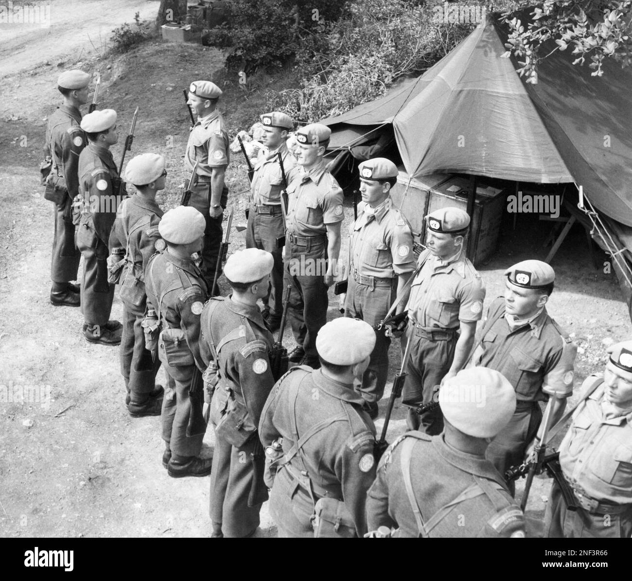 Men of Canada?s Royal 22 regiment, the ?Van Doo?s? (left), take over ...