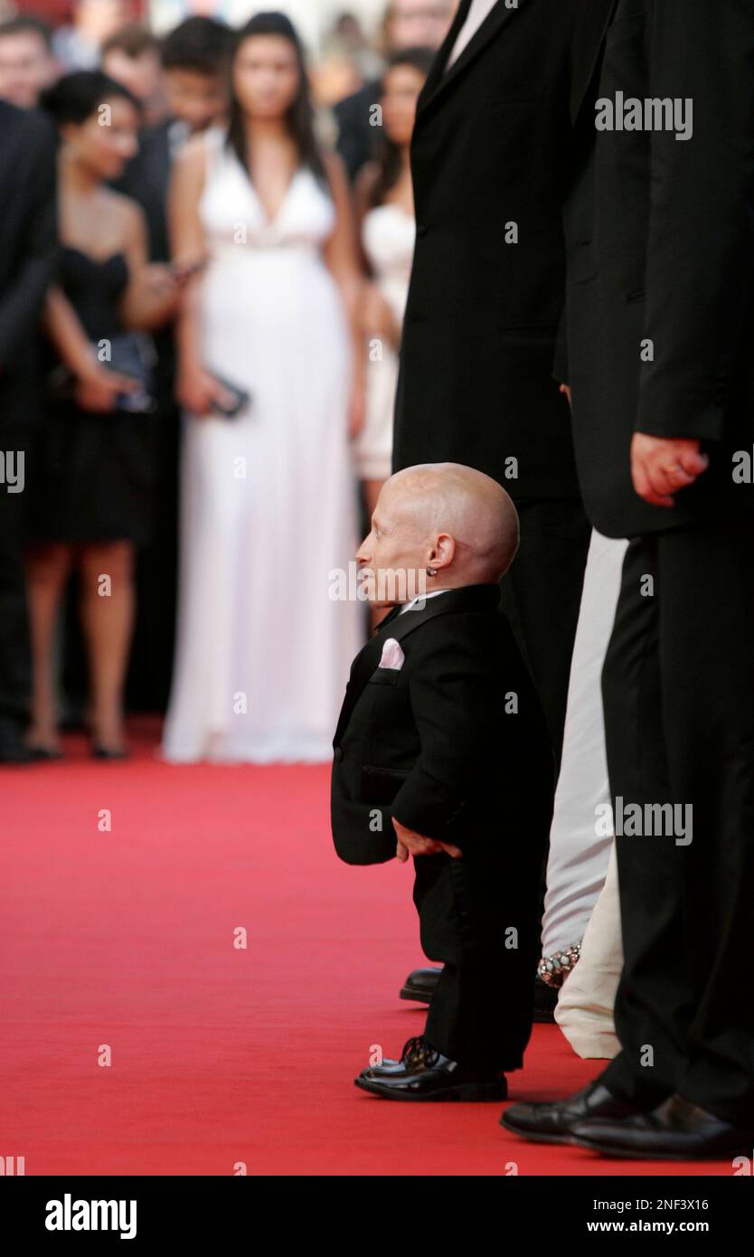 American actor Verne Troyer arrives on the red carpet for the screening ...