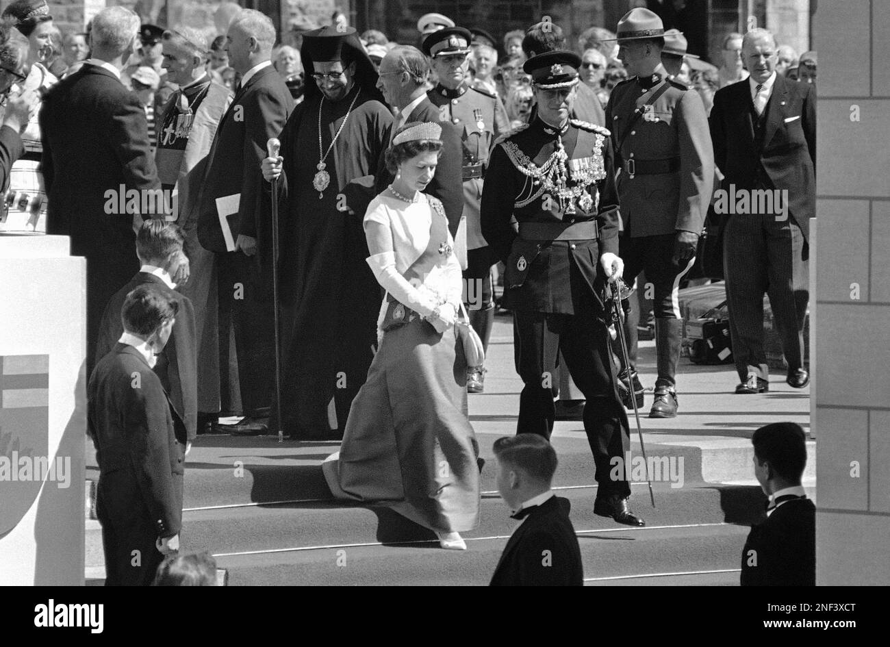 Queen Elizabeth II steps down steps at Parliament Hill at the Peace ...